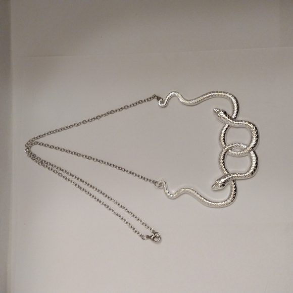 Jewelry | 2xhp Nwt Goth Silver Serpentine Coiled Double Snakes Necklace ...